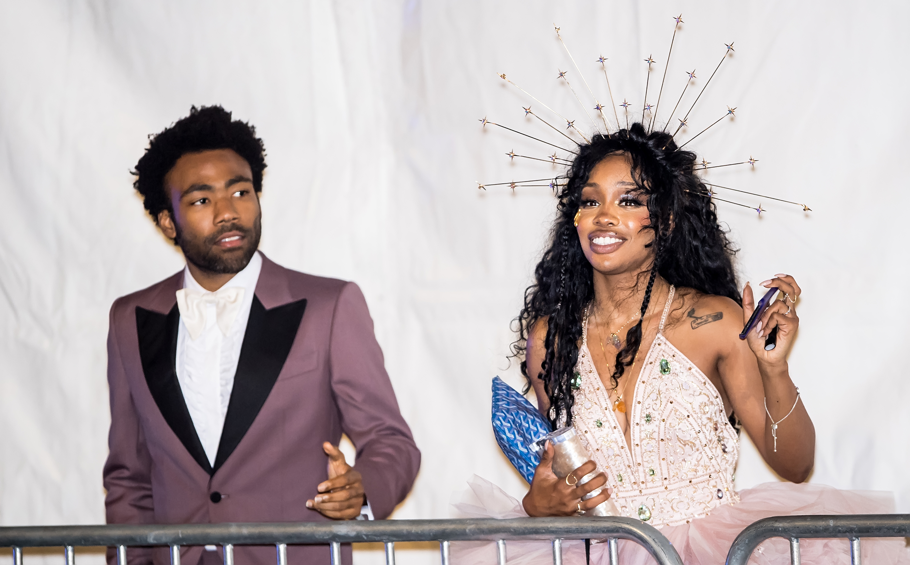 SZA Cozies Up With Donald Glover For "Garden" [NEW VIDEO]